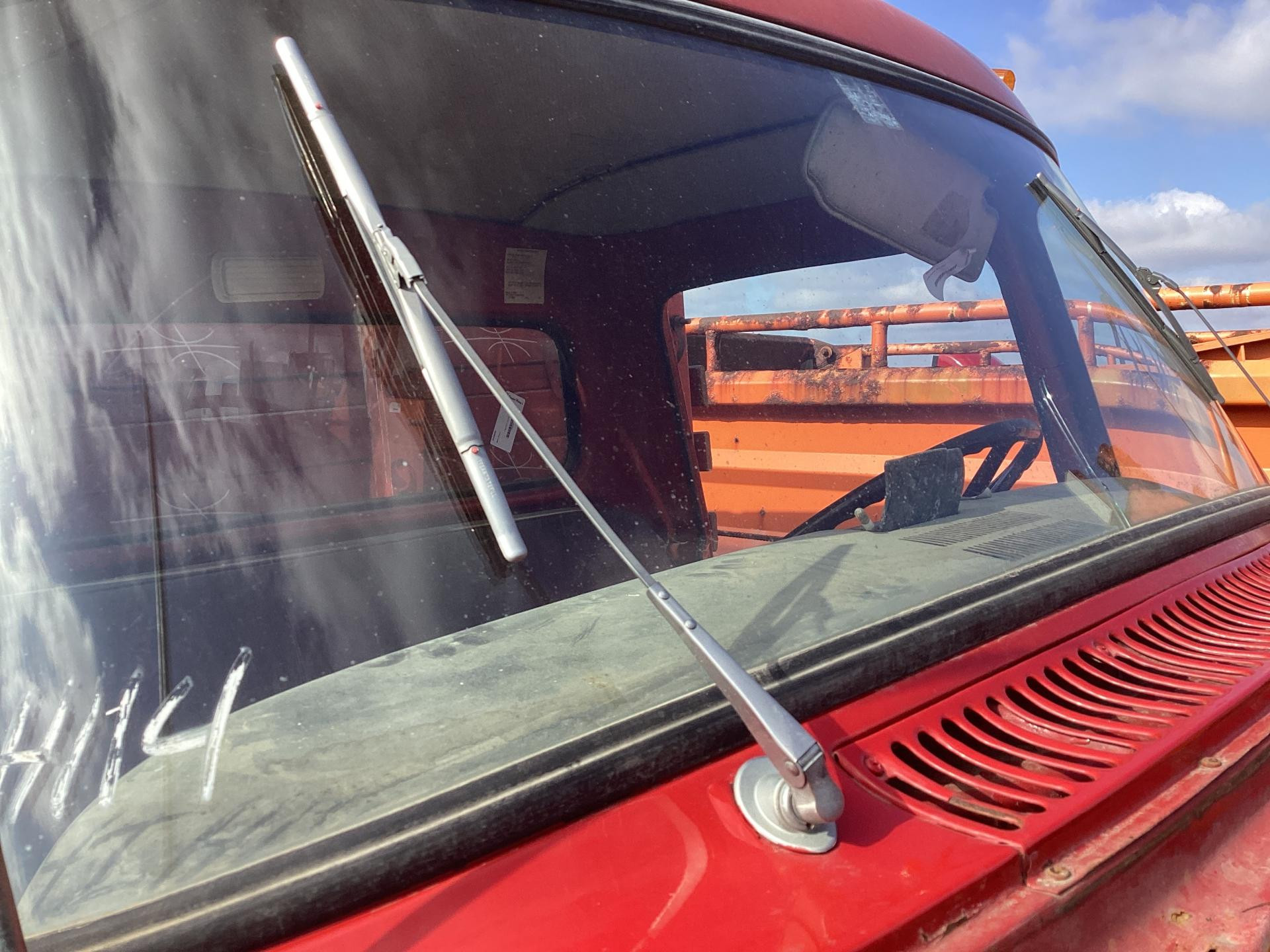 International 1600 LOADSTAR Windshield Wiper Arm for Sale