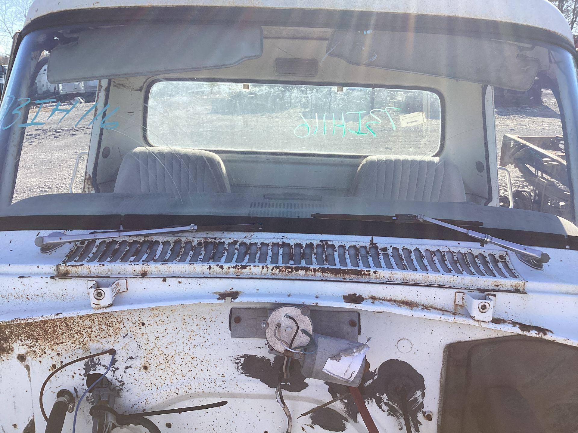 International 1700 LOADSTAR Windshield Wiper Arm for Sale