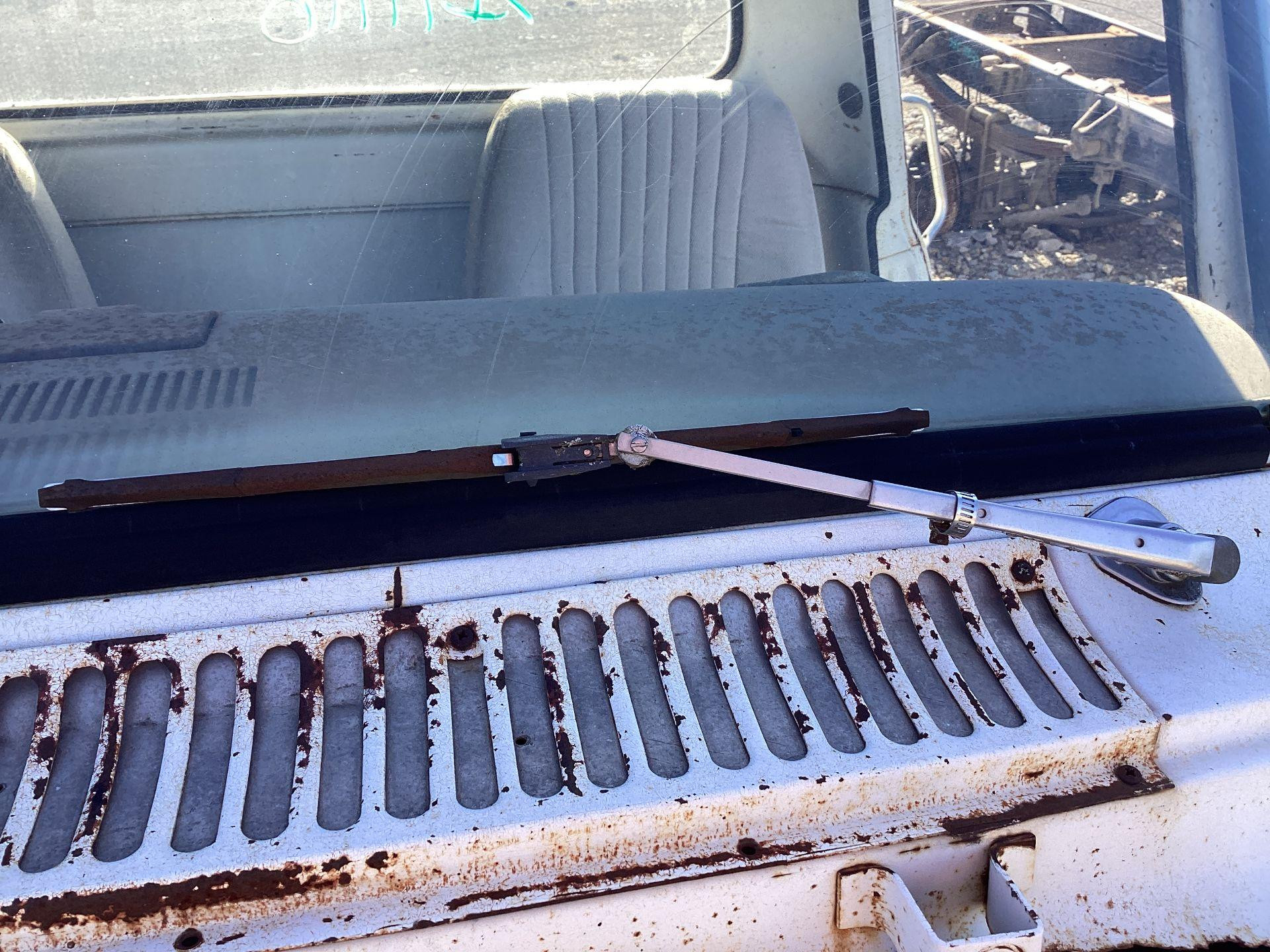 International 1700 LOADSTAR Windshield Wiper Arm for Sale