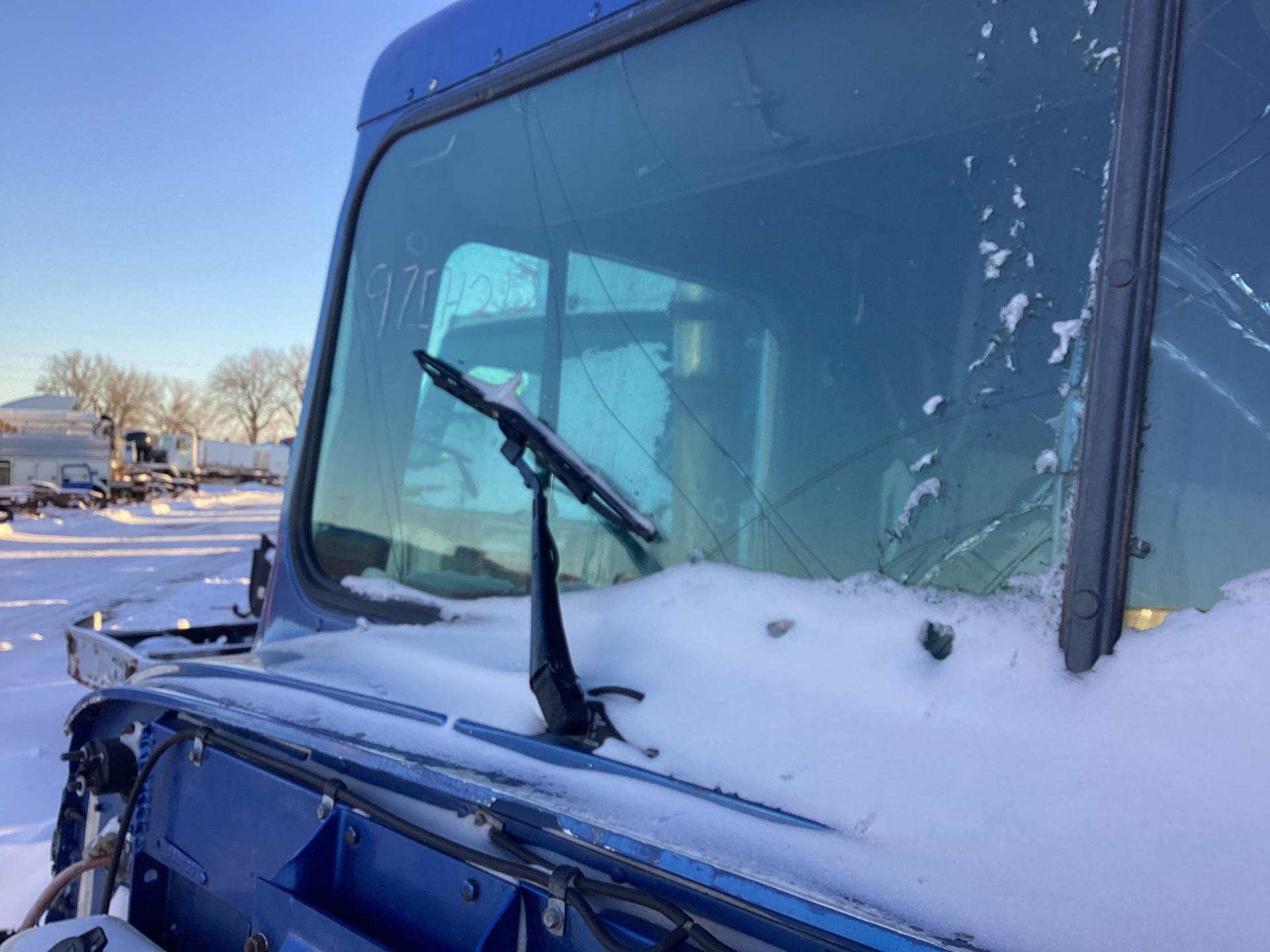 International 9300 Windshield Wiper Arm for Sale