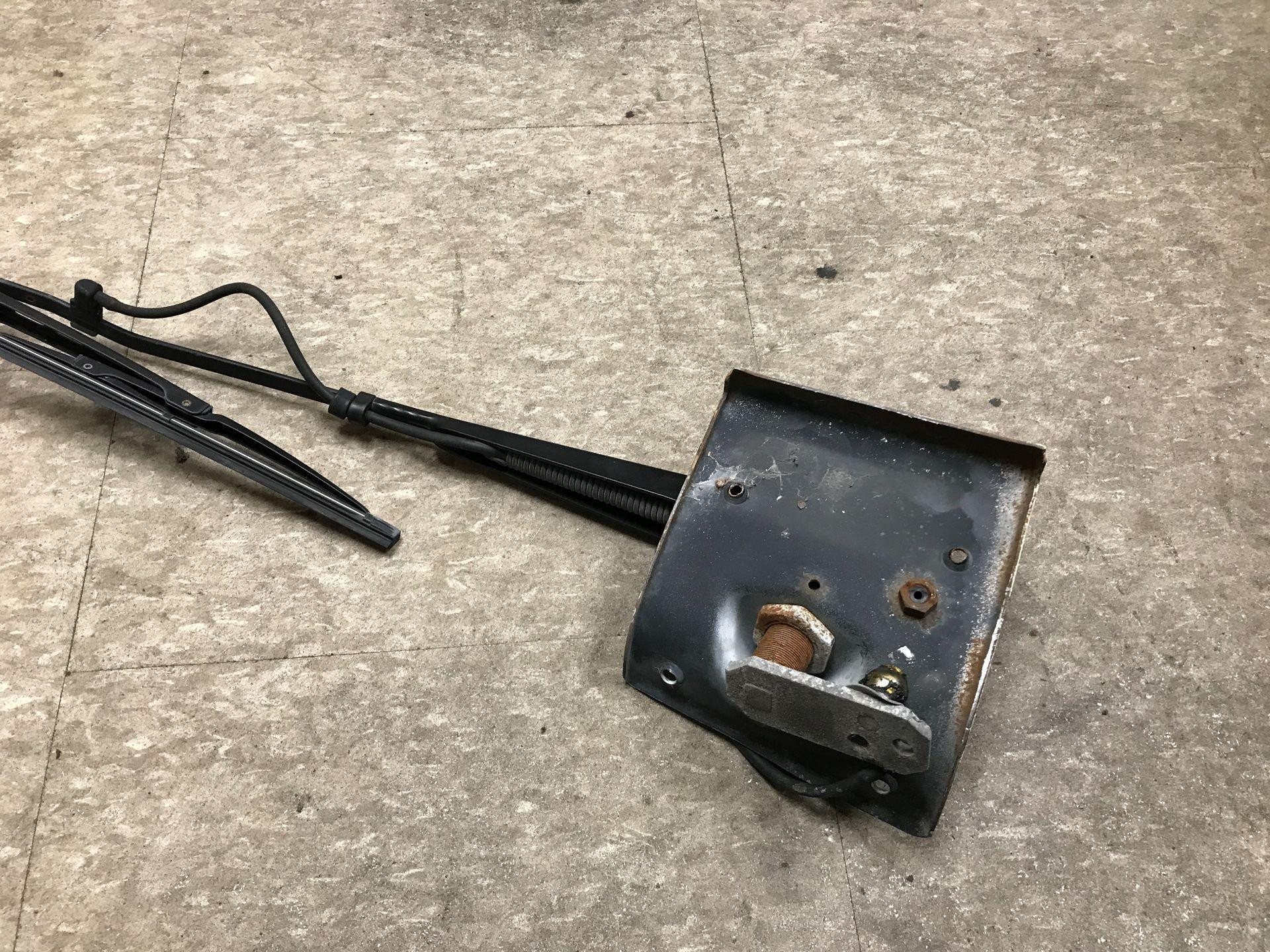 Volvo WG Windshield Wiper Arm for Sale