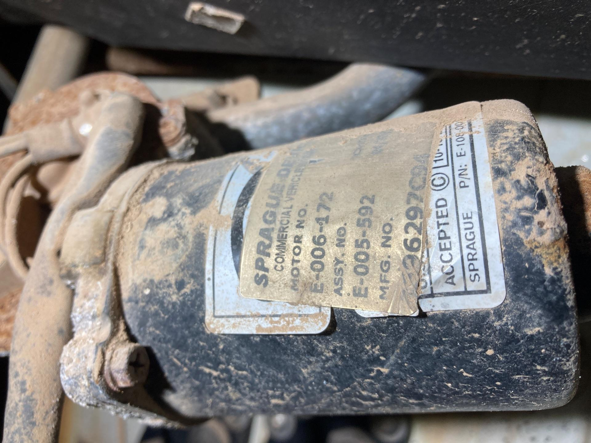 E-005-592 | CAT CT660 Windshield Wiper Motor for Sale