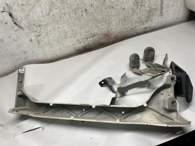 L85-6111R | Kenworth T880 Bumper Bracket for Sale