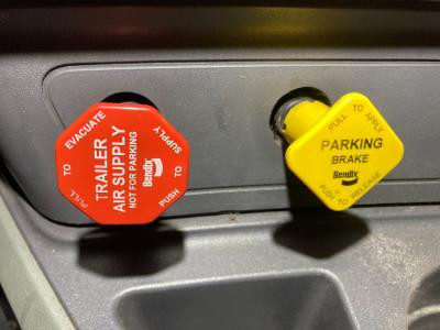 T-5019483 | Heavy Duty Semi Truck Air Valve for Sale