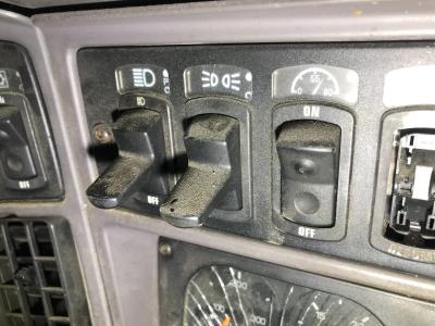 Kenworth T2000 Dash/Console Switch for Sale