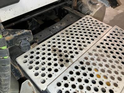 K197-4456 | Kenworth T680 Deckplate for Sale