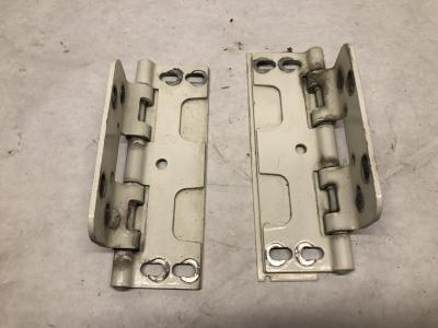 36QX51M | Mack CXU613 Door Hinge, Front for Sale