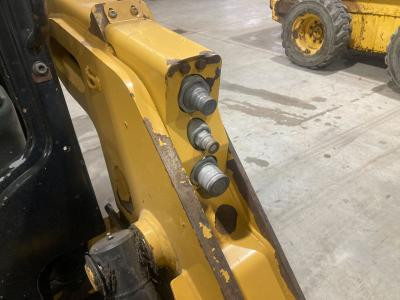 CAT 226D Equip Auxiliary Coupler for Sale