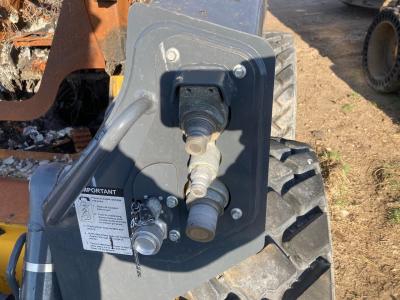 AT405633 | John Deere 330G Equip Auxiliary Coupler for Sale