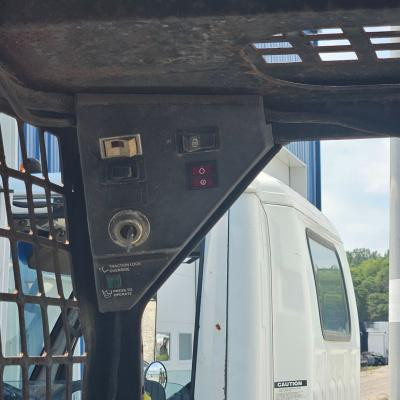 6708425 | Bobcat 863 Dash Panel for Sale