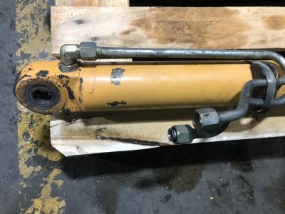 G109773 | Case 1845C Hydraulic Cylinder for Sale