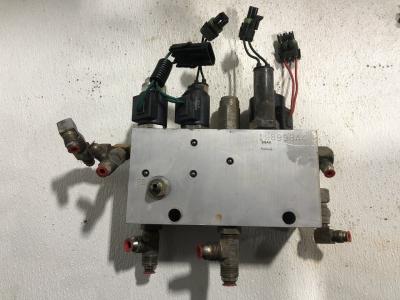 198998A4 | Case 621C Hydraulic Valve for Sale