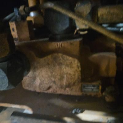 301084A1 | Case 821C Hydraulic Valve for Sale