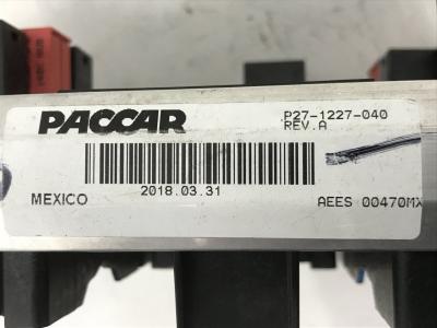 P27-1227-040 | Kenworth T370 Fuse Box for Sale