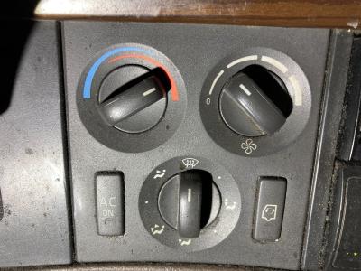 20549634 | Volvo VT Heater & AC Temperature Control for Sale