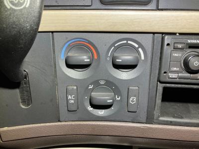 20549634 | Volvo VT Heater & AC Temperature Control for Sale