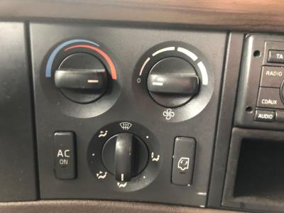 20549634 | Volvo VT Heater & AC Temperature Control for Sale