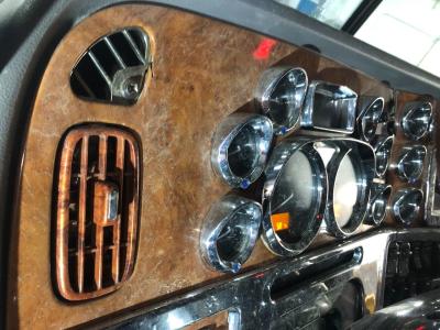 Peterbilt 379 Speedometer Instrument Cluster for Sale
