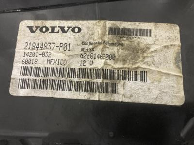 21844837-P01 | Volvo VNL Speedometer Instrument Cluster for Sale