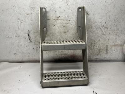 13176AA | Peterbilt 579 Step (Frame, Fuel Tank, Faring) for Sale