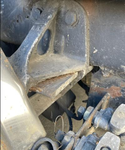 M1832 | Freightliner FLD120 Suspension Spring Hanger for Sale