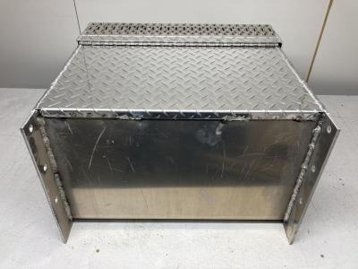 01-05022001 | Peterbilt 389 Tool Box for Sale