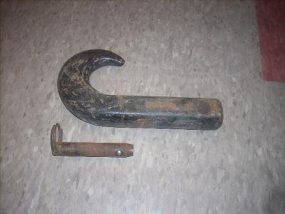 503505C1 | International 9200 Tow Hook for Sale