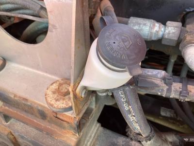 3978567C93 | International 7400 Windshield Washer Reservoir for Sale