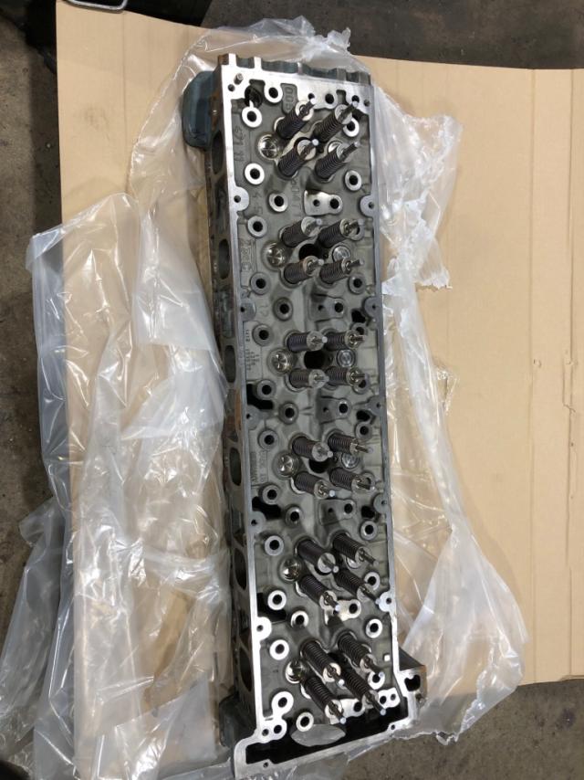 Detroit DD13 Engine Cylinder Head for Sale