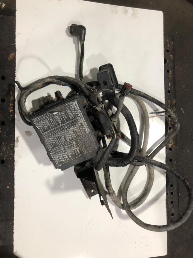 F8HT-14A091-BB | Sterling A9522 Fuse Box for Sale