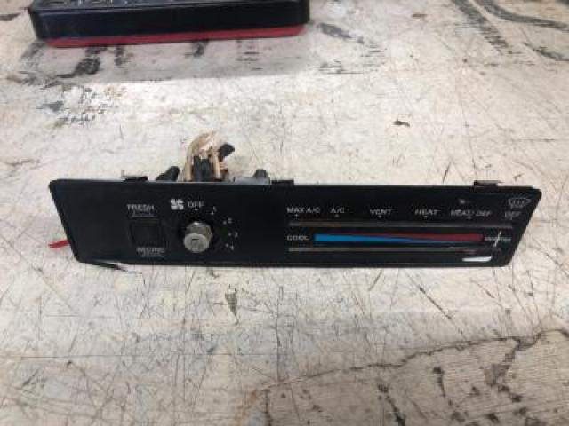 Freightliner FLD120 CLASSIC Heater & AC Temperature Control for Sale