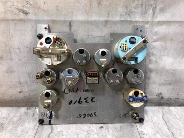 Peterbilt 379 Speedometer Instrument Cluster for Sale