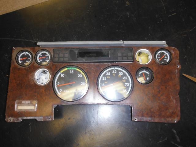 A22-48313-006 | Freightliner C112 CENTURY Speedometer Instrument Cluster fo