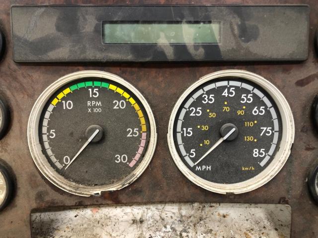 A22-61098-400 | Freightliner C120 CENTURY Speedometer Instrument Cluster fo