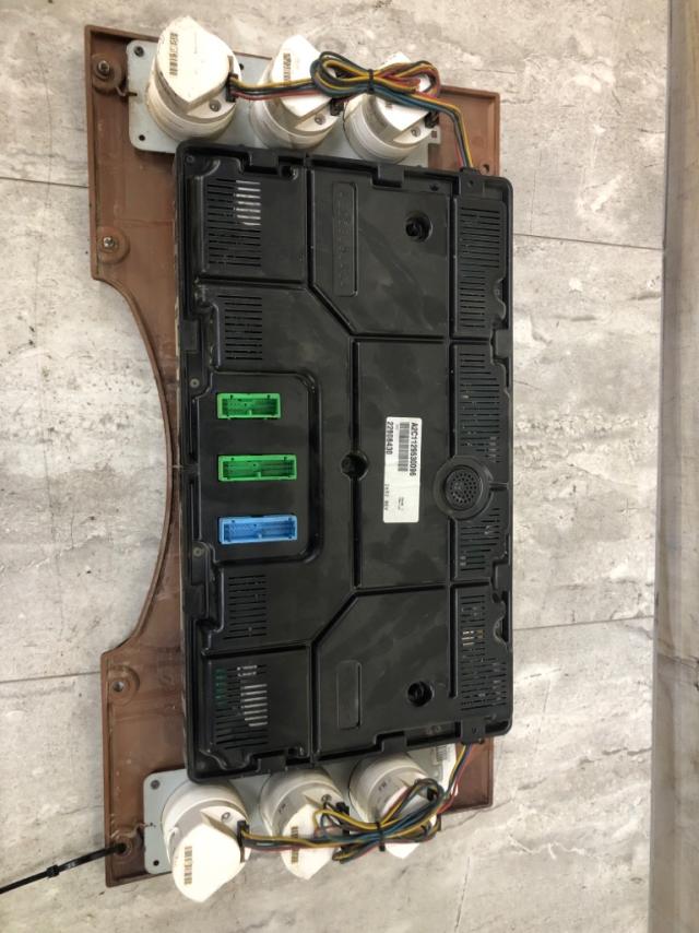 Mack CHU Speedometer Instrument Cluster for Sale