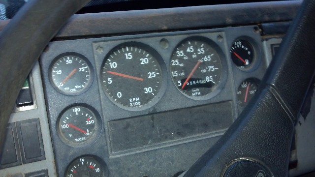 Freightliner FL70 Instrument Cluster for Sale