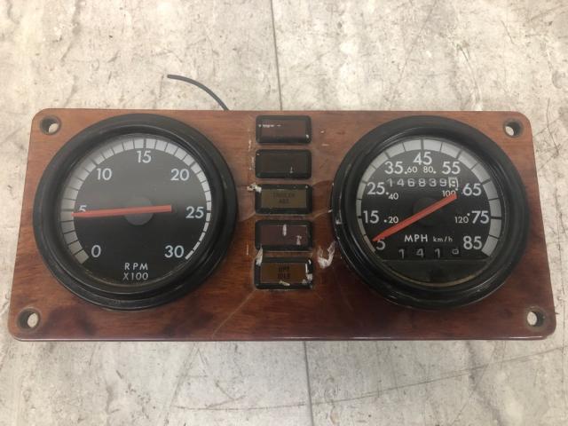 Freightliner FLD120 CLASSIC Speedometer Instrument Cluster for Sale