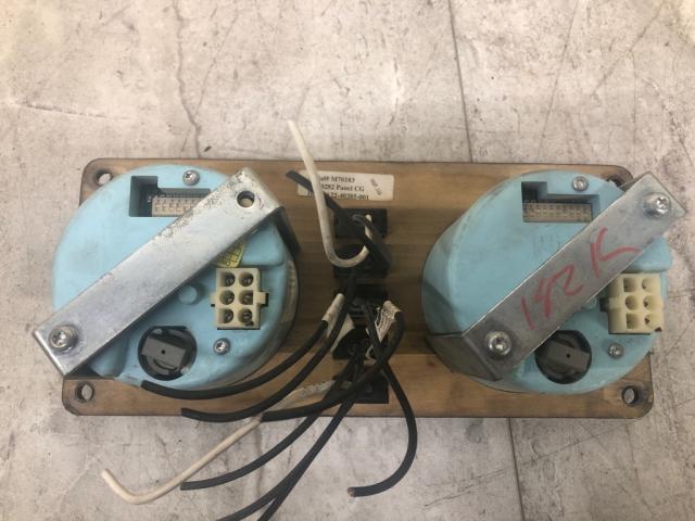Freightliner FLD120 CLASSIC Speedometer Instrument Cluster for Sale