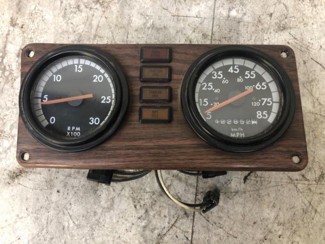 Freightliner FLD120 Speedometer Instrument Clusters for Sale
