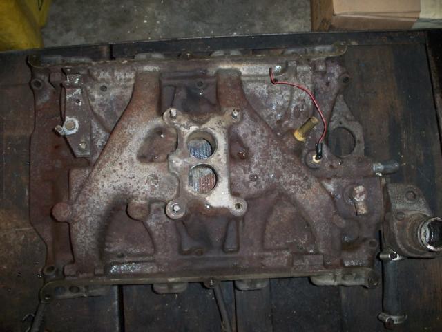 D1TE9425BA | Ford 361 Intake Manifold for Sale