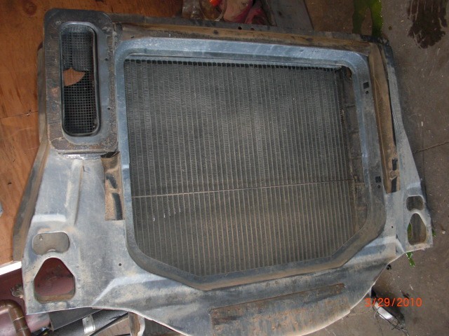 E3HT8005BRA | Ford B700 Radiator for Sale