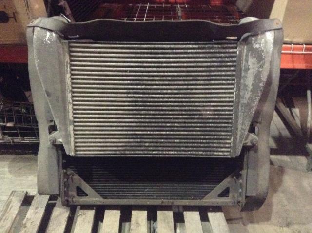 1AC00035R | Freightliner CLASSIC XL Radiator for Sale