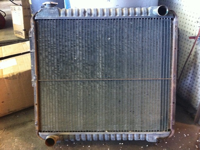 E0HTDE | Ford F600 Radiator for Sale
