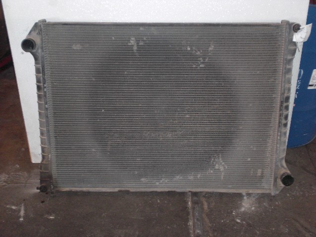 E3HT8005YC | Ford L8000 Radiator for Sale
