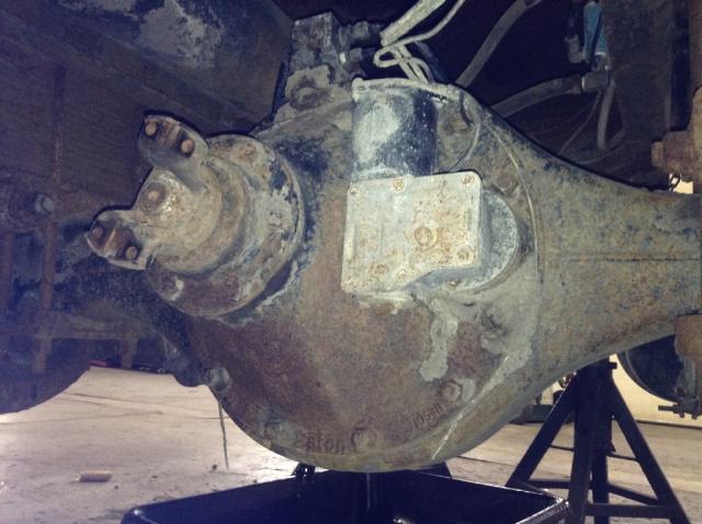 106411 | Eaton 18220 Rear Differential Assembly for Sale