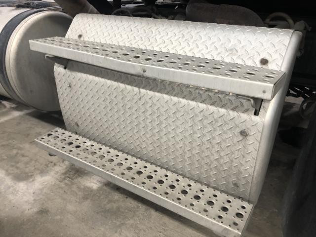 Freightliner Steps (Frame, Fuel Tank, Faring) for Sale