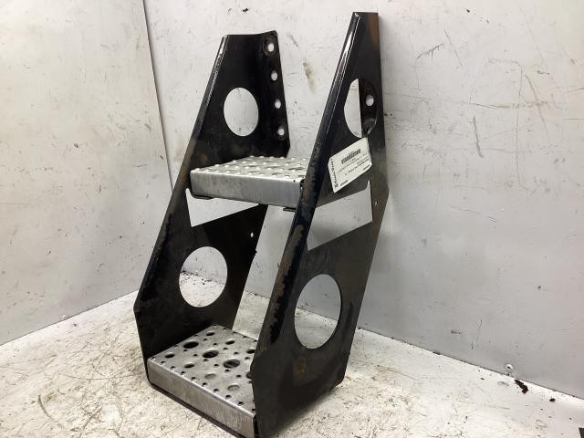 Freightliner Steps (Frame, Fuel Tank, Faring) for Sale