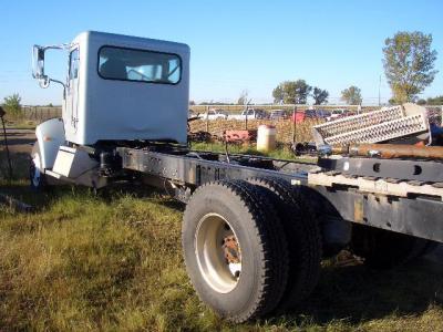 3S010633 | Peterbilt 335 Air Conditioner Condenser for Sale