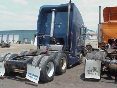 Peterbilt 372 COE AERO Parts Unit for Sale