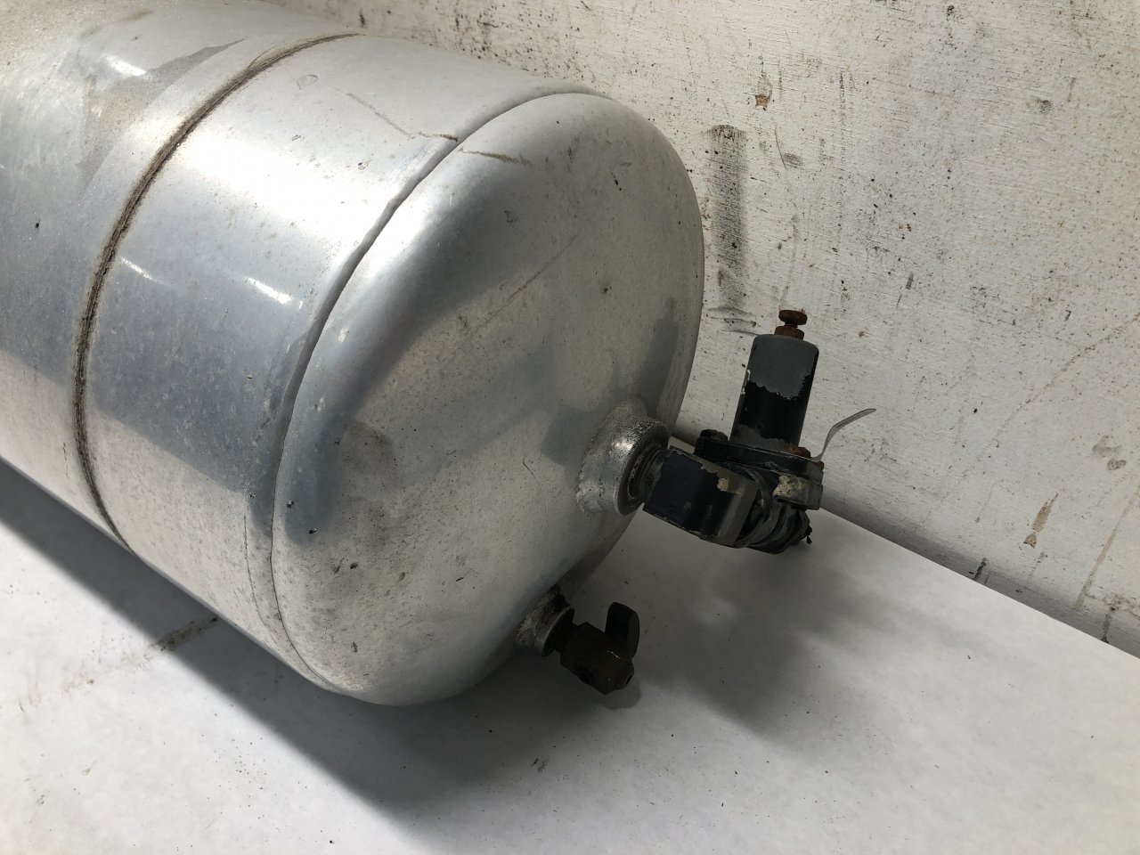 08-02360-A | Peterbilt 379 Air Tank for Sale
